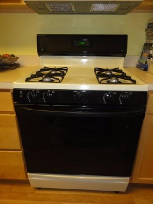 CT OnlIne Auction - PACKED Home Incl. Lg... starts on 12/9/2015