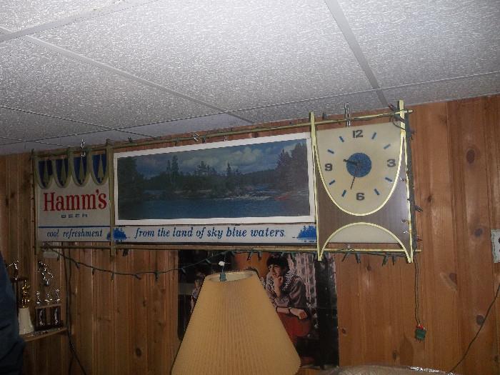 Chicago Estate Sale Vintage Beer Signs, Mid... starts on 1/29/2016