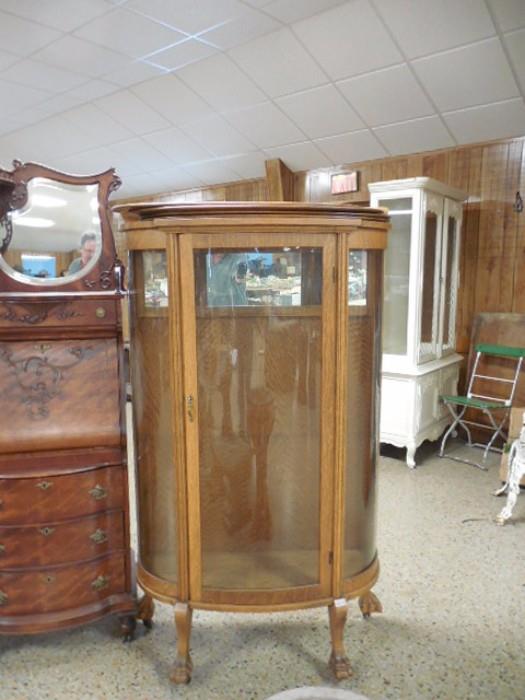 SPECIAL ANTIQUE COLLECTIBLE AUCTION starts on 4/10/2016