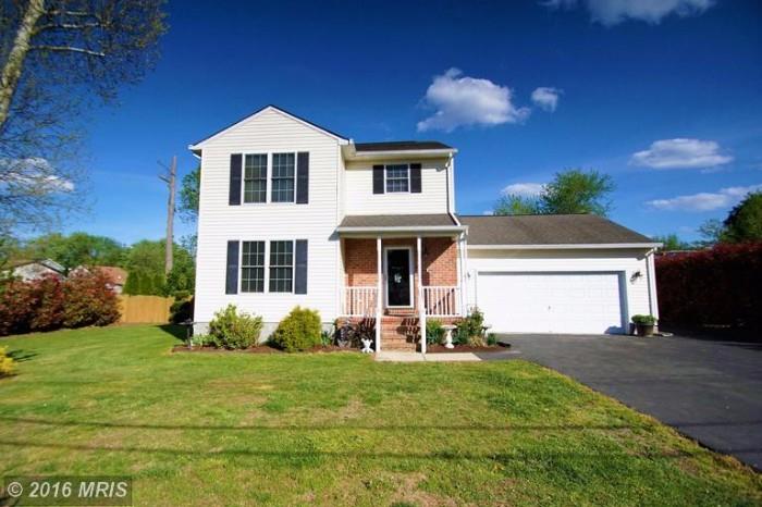 HOUSE FOR SALE and Contents Longaberger,... starts on 6/4/2016