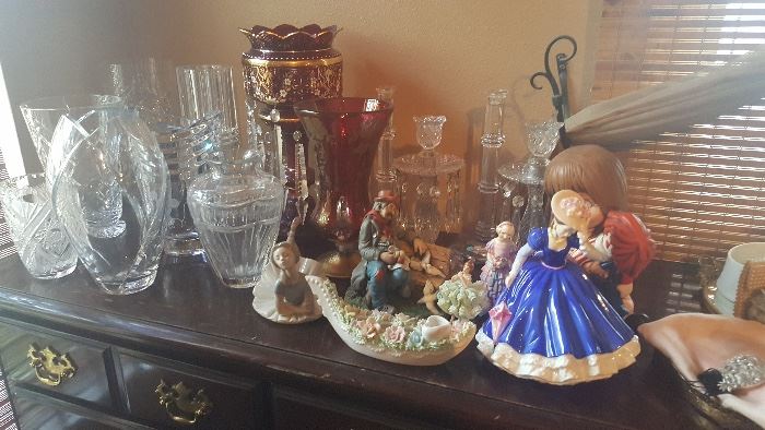 Amazing Collectables, Glass and unique items... starts on 8/26/2016