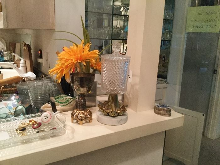 Westmoreland Estate Sales Presents Lovely Modern Furnishings & Art ...