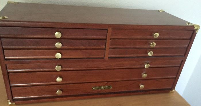 CLUTTER SWEEPERS Mega Books, Model Kits and more! starts on 8/25/2016