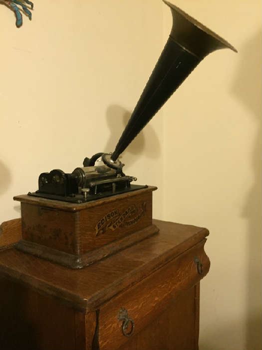 Collectors Paradise - The Best in Bowie! starts on 10/28/2016