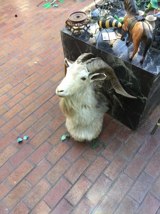 THE DEL DUNMIRE ESTATE SALE - PENCE ESTATE SALES starts on 11/11/2016