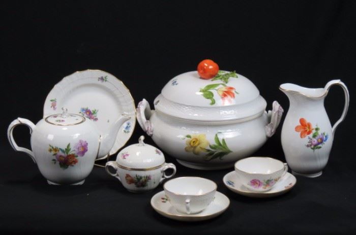 Huge Antique Auction Saturday Nov.19th 10 a.m. starts on 11/19/2016