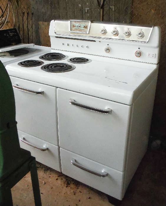 FANTASTIC ANTIQUES ESTATE SALE in Mineola, TX starts on 11/16/2016