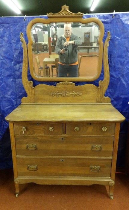 DEL DUNMIRE ESTATE AUCTION in Harrisonville, MO starts on 12/30/2016