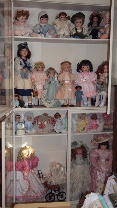 Massive High End Collector Doll Estate starts on 2/25/2017