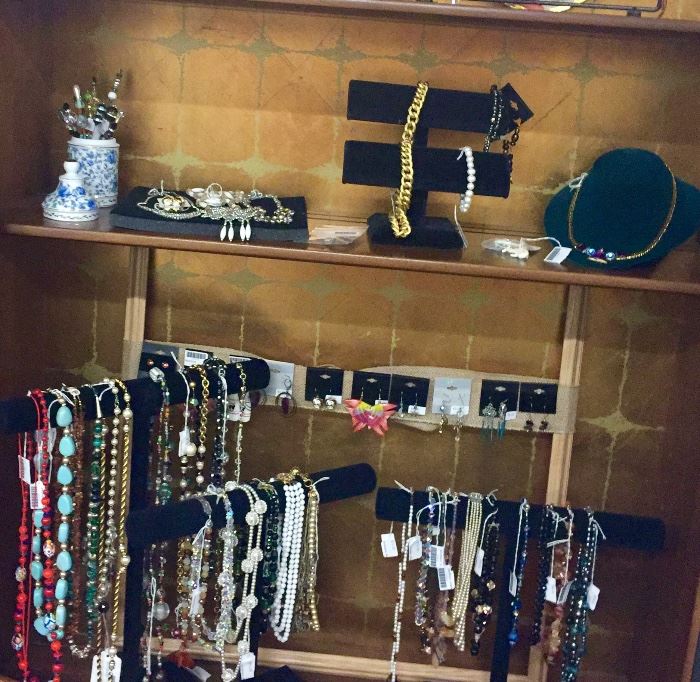 YELLOW DOG ESTATE SALES - MONTHLY WAREHOUSE... starts on 4/1/2017