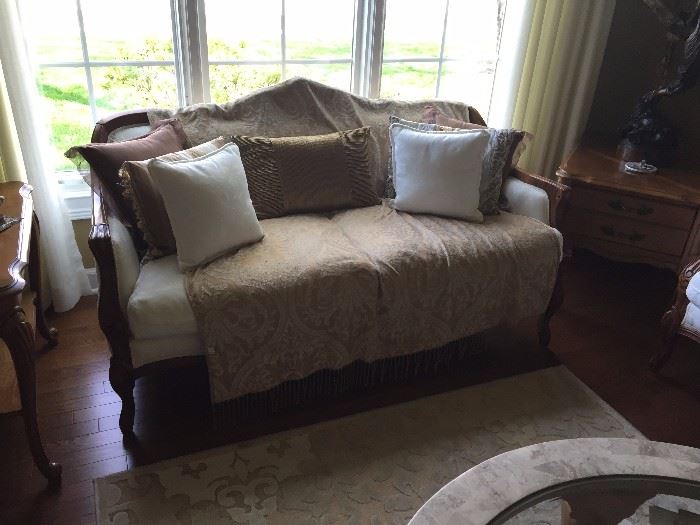 Avenue Estate Sales - Naperville - Wow in... starts on 6/2/2017