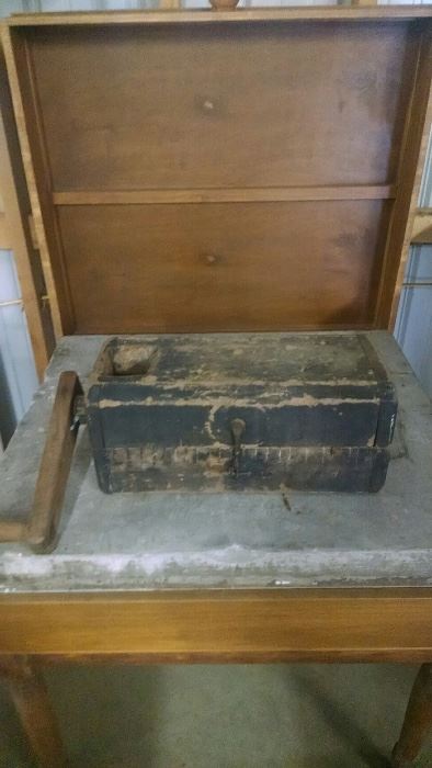 Primitives~Adv Signs~Toys~Stylish Furn~Unique... starts on 3/3/2018