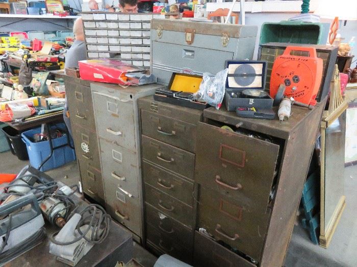 huge hoarders estate auction in Saint Cloud, FL starts on 9/8/2018