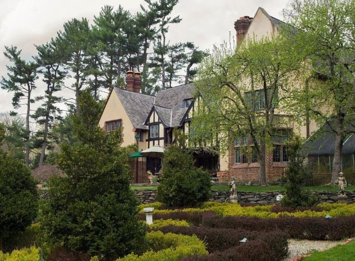 Contents of Historic Springwood Estate in... starts on 9/7/2019