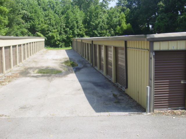 STORAGE UNITS AUCTION - Munford,TN starts on 2/27/2020