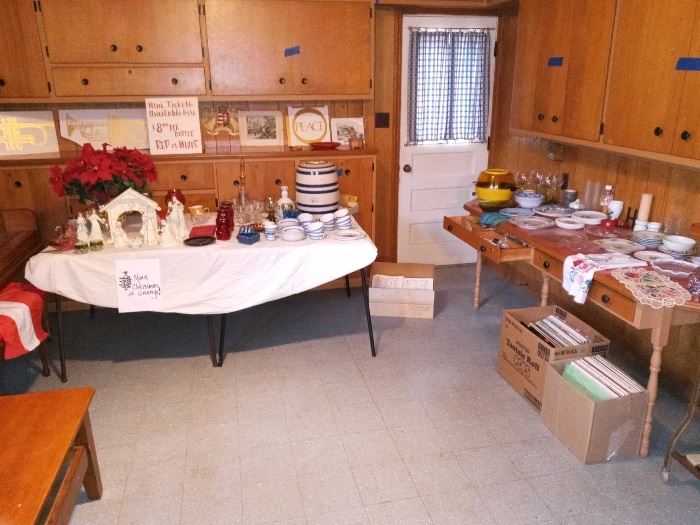 Estate sale with Antiques in Glenview, IL starts on 11/13/2021