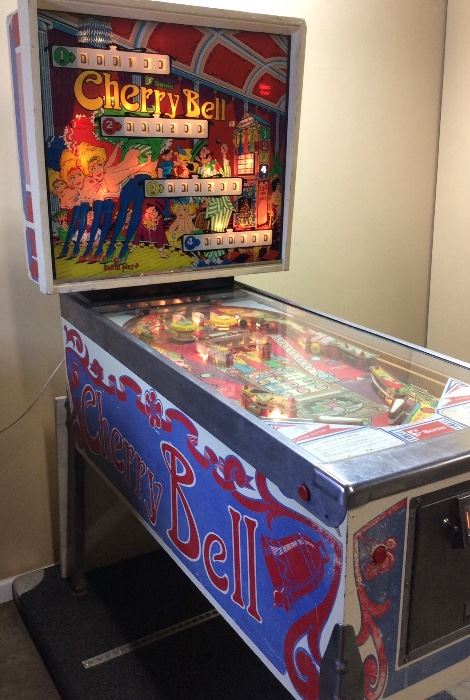 AUCTION, NEON, COLLECTIBLES, ADVERTISING 5/1 starts on 5/1/2022