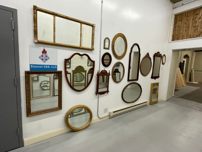 50% Vintage MCM & Antiques Dealer Liquidation... starts on 5/21/2022