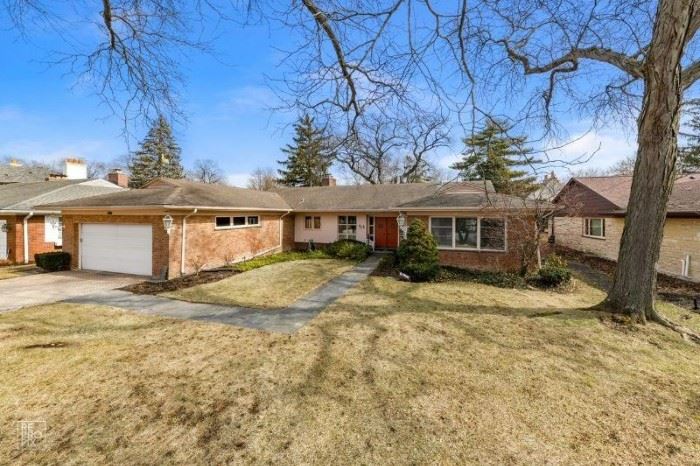 Park Ridge Estate Sale - 75% Off Sunday!... starts on 6/16/2022