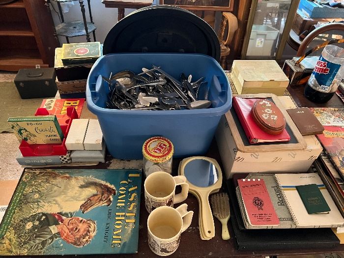 DISCOUNT DAY PRIMITIVE PARADISE! - Antiques... starts on 10/1/2022