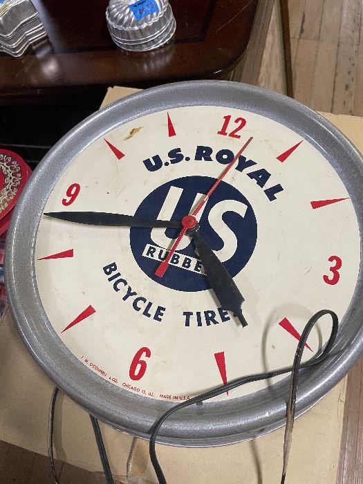 Amazing Advertising and Clock Sale in Miamisburg, OH starts on 8/25/2022