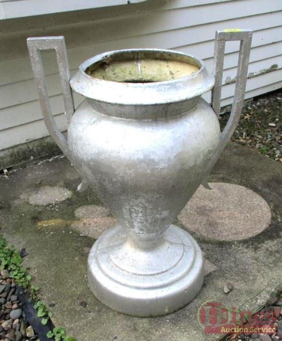 June & Raymond Matter Estate Antiques, Furniture... starts on 9/21/2022