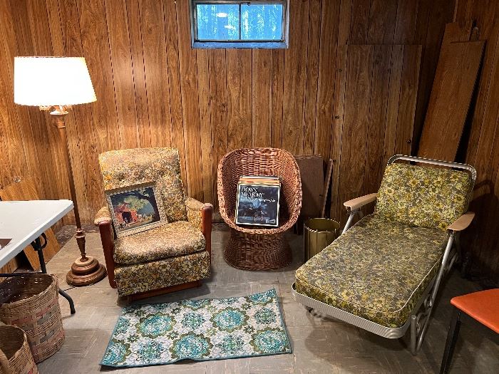 Vintage Time Capsule!! Beautiful Lakeview... starts on 10/20/2022