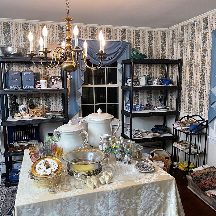 Multiple Family Estate Sale: Tools, Housewares,... starts on 10/22/2022