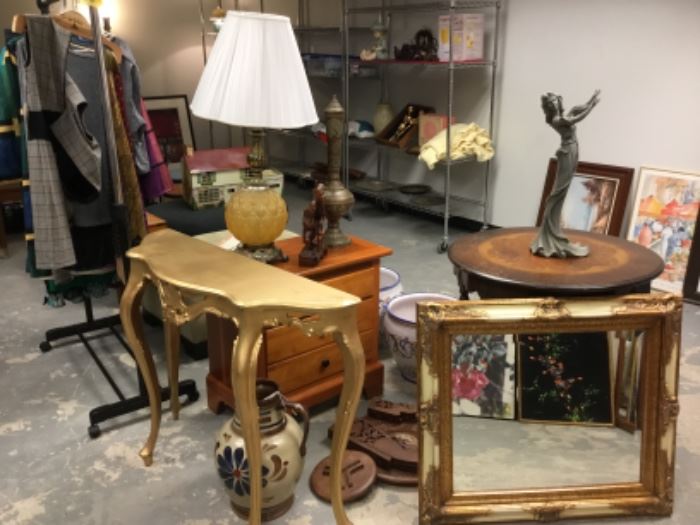 SPECIAL SALE: ROOM FULL OF items priced at... starts on 10/27/2022
