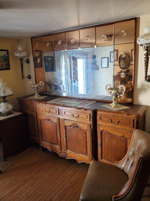 Williamstown Antique/Italian Estate starts on 11/3/2022