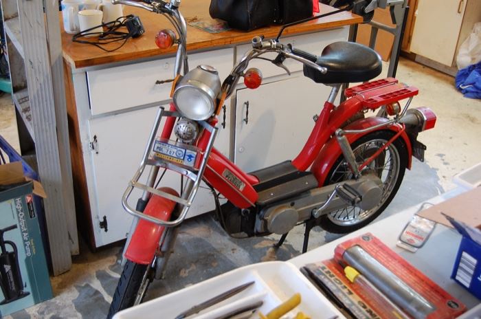 Vespa Scooter, 1991 Truck S10 Loaded w tools... starts on 12/17/2022