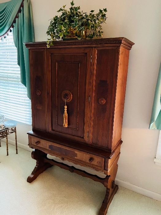 Amazing FURNITURE sale by Country Heart Estate... starts on 1/12/2023