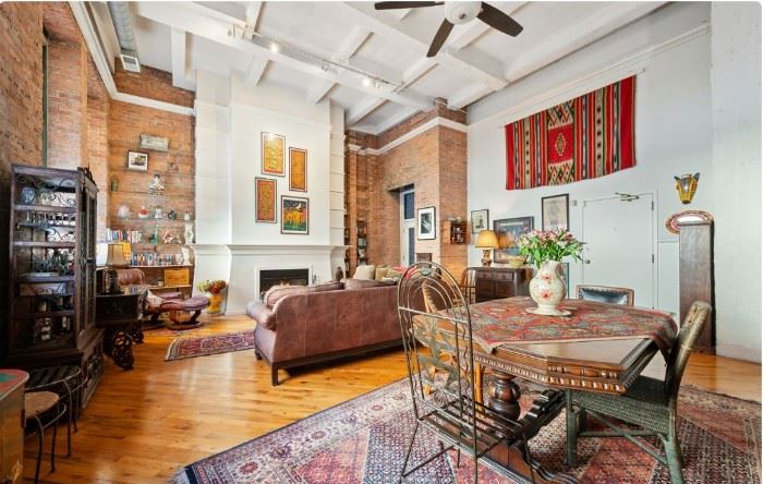 Fabulous Chicago Loft/Chicago Art, Unique... starts on 3/10/2023