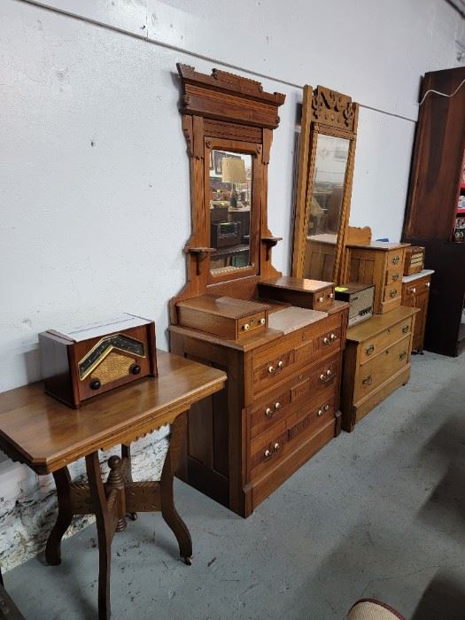 Spring Antique & Collectibles Auction starts on 4/13/2023