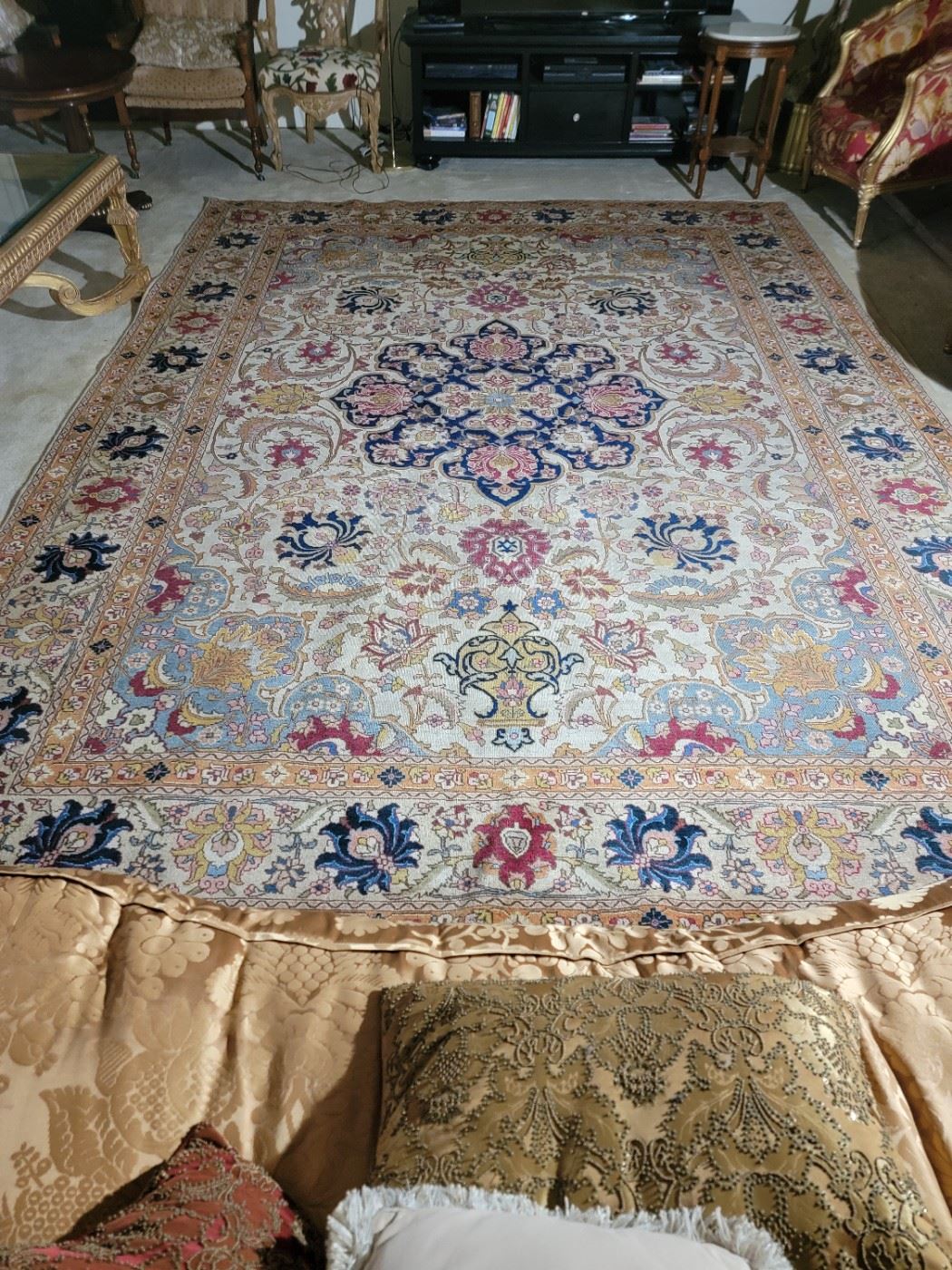 Lakeside Estate Sales LLC: Estate of Barbara... starts on 5/11/2023