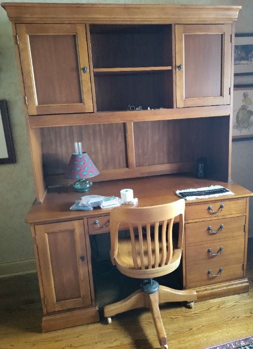 Gated Community Estate Sale - Lots of Primitives... starts on 4/14/2023