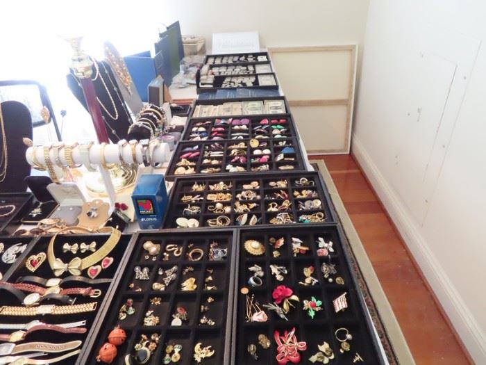 Coins, Rolex, Gold, Sterling, Duck Decoys,... starts on 4/13/2023