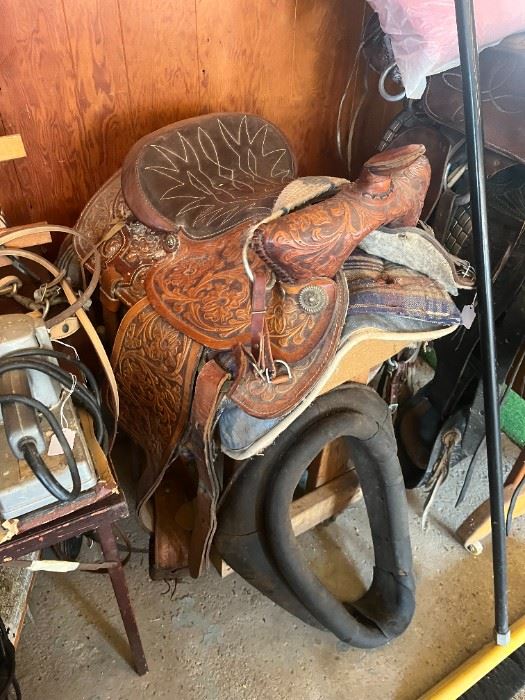 Estate Sale of Bob and Betty Jablonski starts on 4/19/2023
