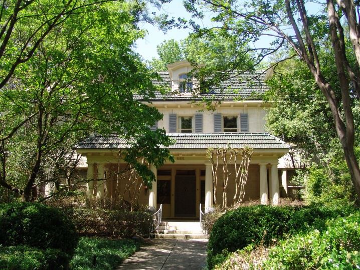 Fine Central Gardens Sale in Memphis, TN starts on 4/28/2023