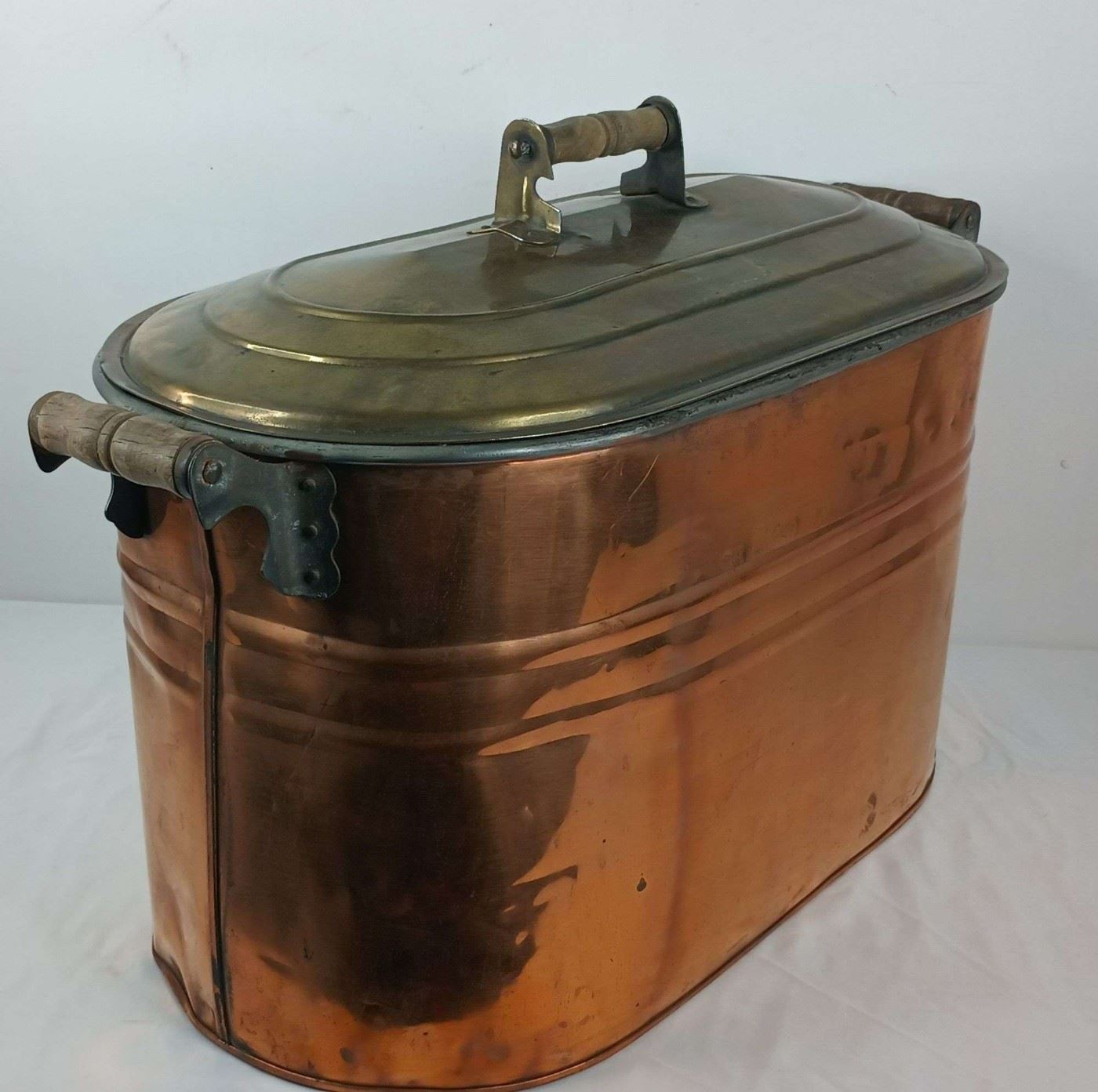 Spring Antique & Collectibles Auction starts on 4/30/2023