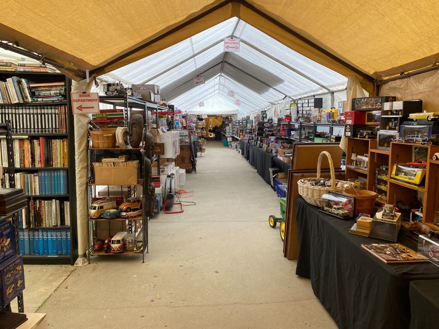 Phase One Gigantic Collector of Things Estate... starts on 5/19/2023