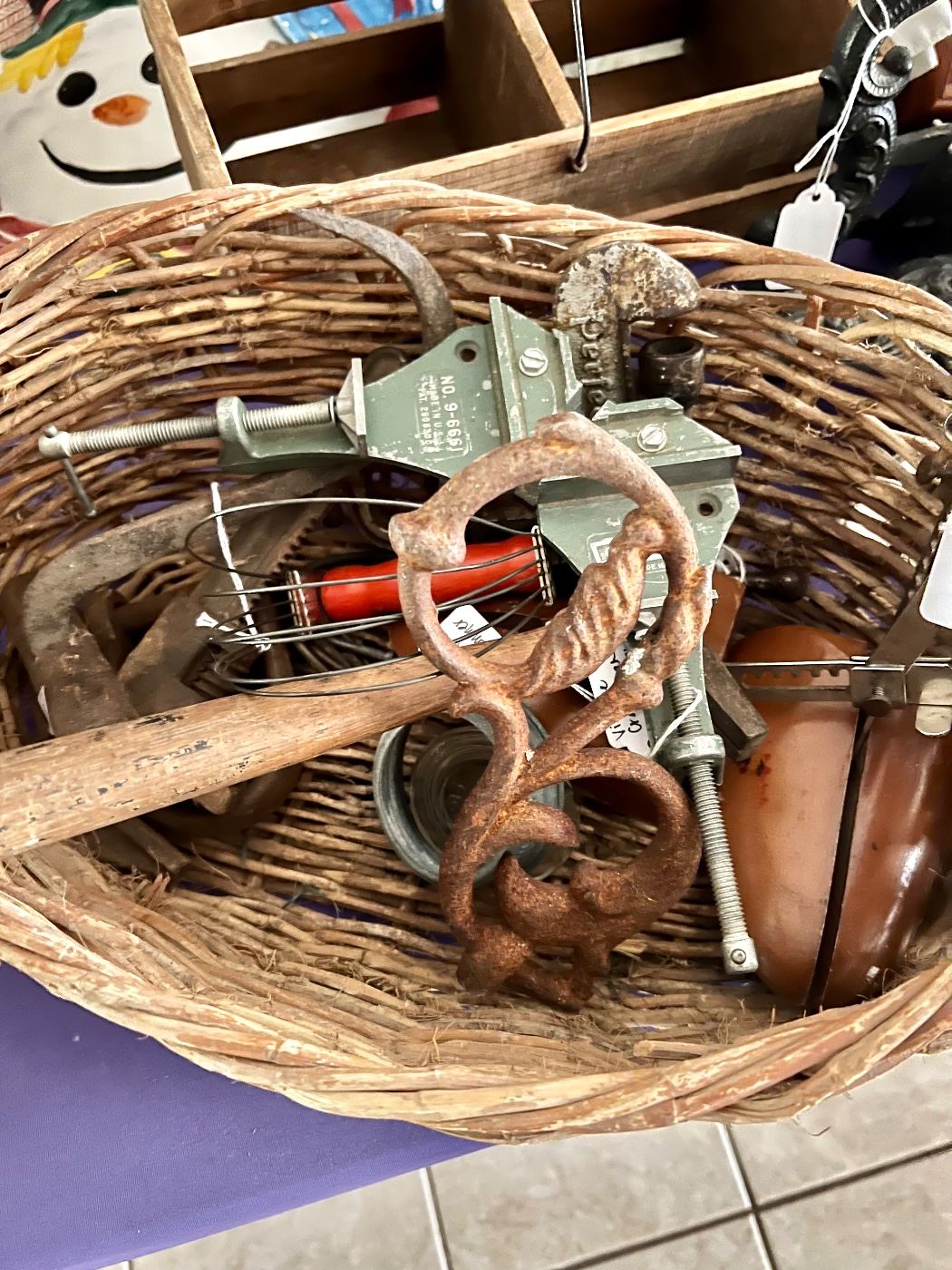 What To Bring To An Estate Sale