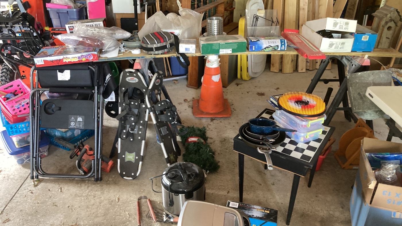 Estate/garage sale tons of collectibles! starts on 5/27/2023