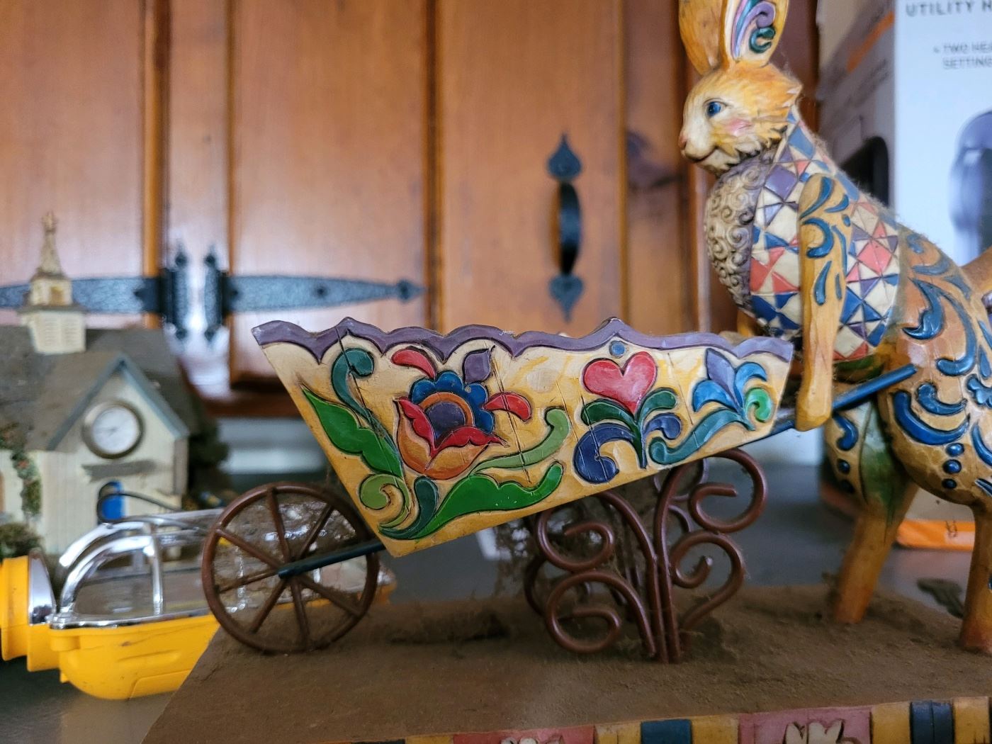 Hydrangeas’ Estate Sales has JAM PACKED Treasures starts on 6/4/2023