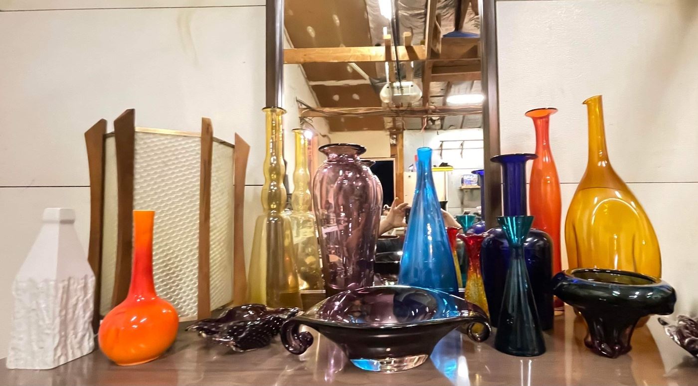 Antiques, Collectibles, Photography Equipment-... starts on 6/19/2023