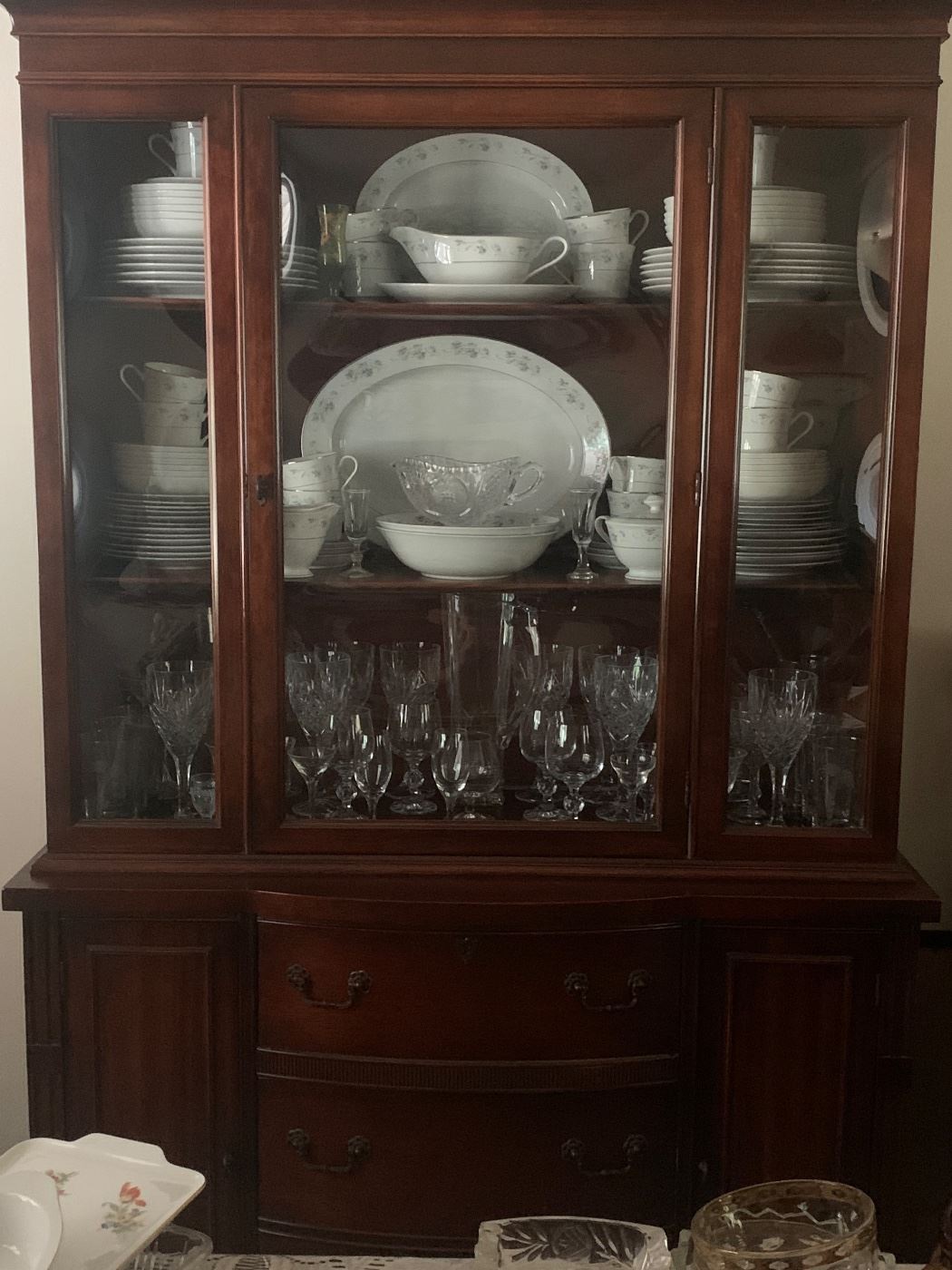 Estate Sale, Antique Furniture, Small Antiques,... starts on 6/16/2023