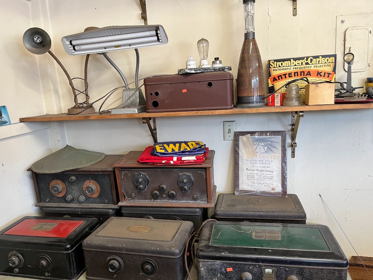 Check out this giant hoard of antique tube electronics | Page 2 ...