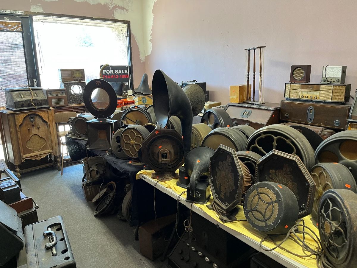 Check out this giant hoard of antique tube electronics | Page 2 ...