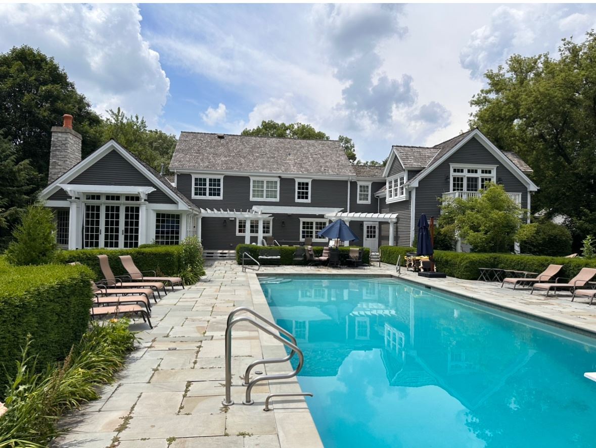 Estate sales with home furnishings, instruments... starts on 7/14/2023