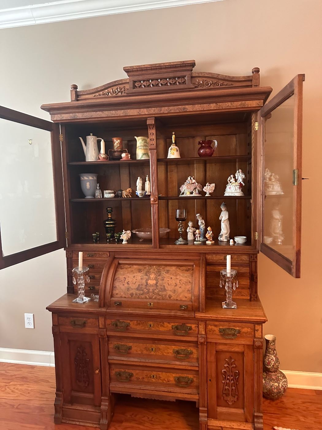 Hampton Cove Estate Sale With Antiques starts on 6/23/2023